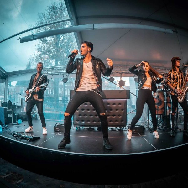 Artiesten boeken en inhuren bij Artiestenbureau.nl - Verder zoeken is ...